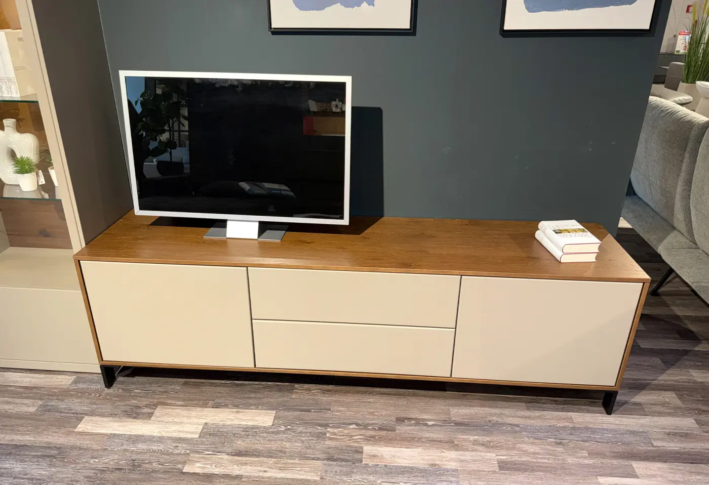 TV-Element Valendas Lack cashmere / Mantelseite li + re Asteiche ...